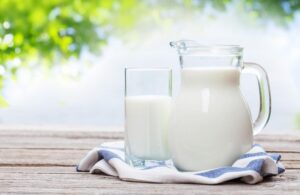 Mleko zagęszczone a skondensowane - różnice i zastosowanie